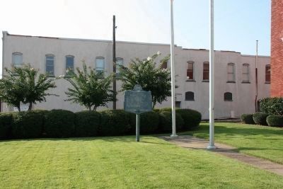 Lee County Courthouse / Lee County Probate Judges Historical Marker