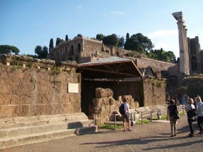 Altar of Caesar / Ara di Cesare Historical Marker