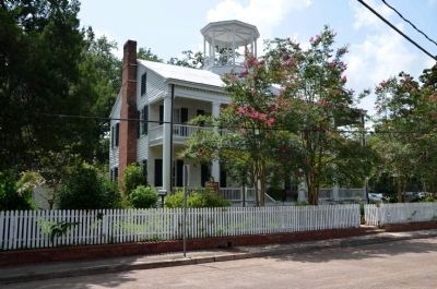 Lafayette Museum / Le Musee de Lafayette Historical Marker