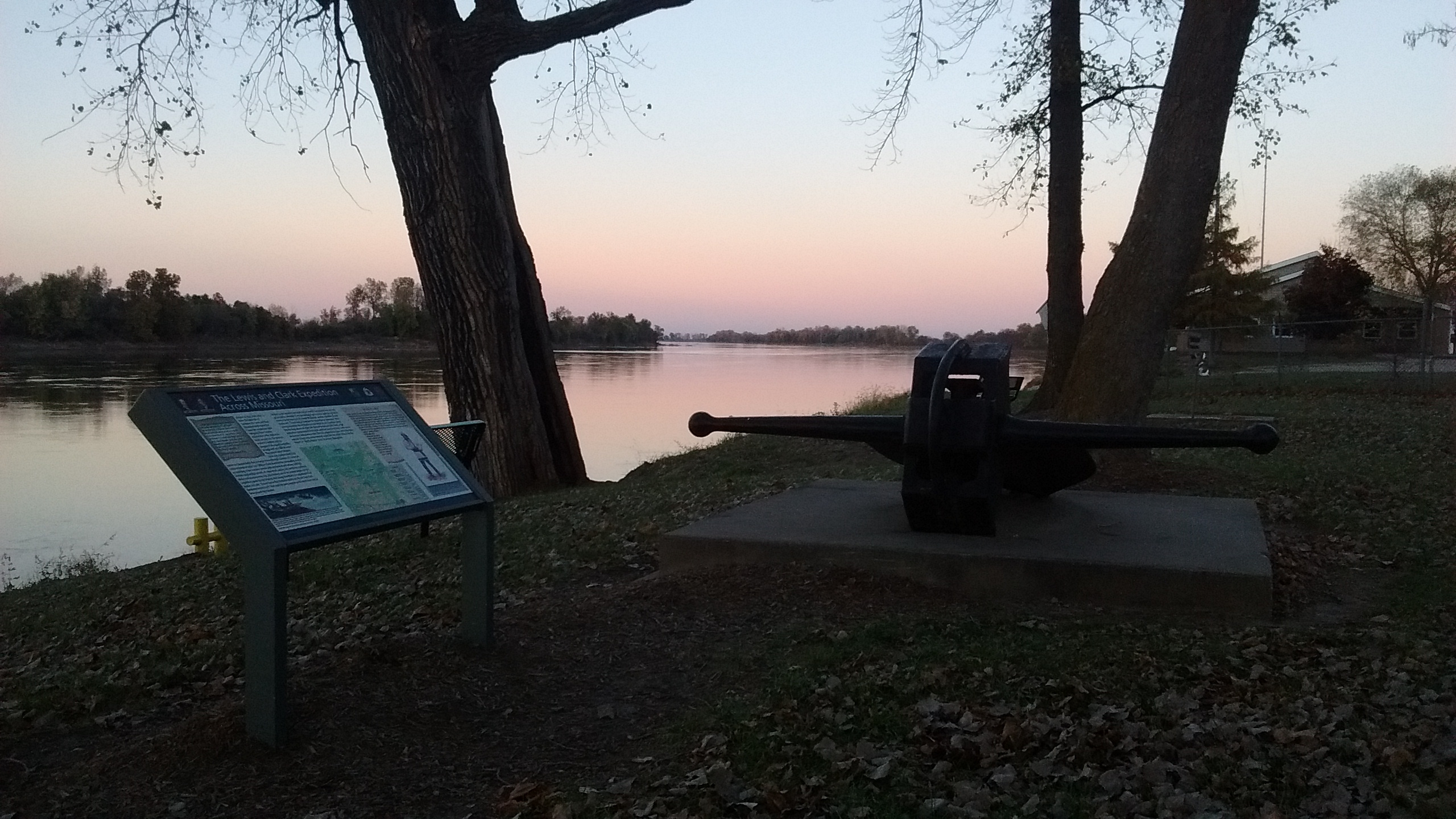 Photo: Missouri River, downstream from marker