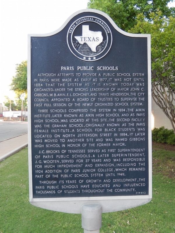 Paris Public Schools Historical Marker