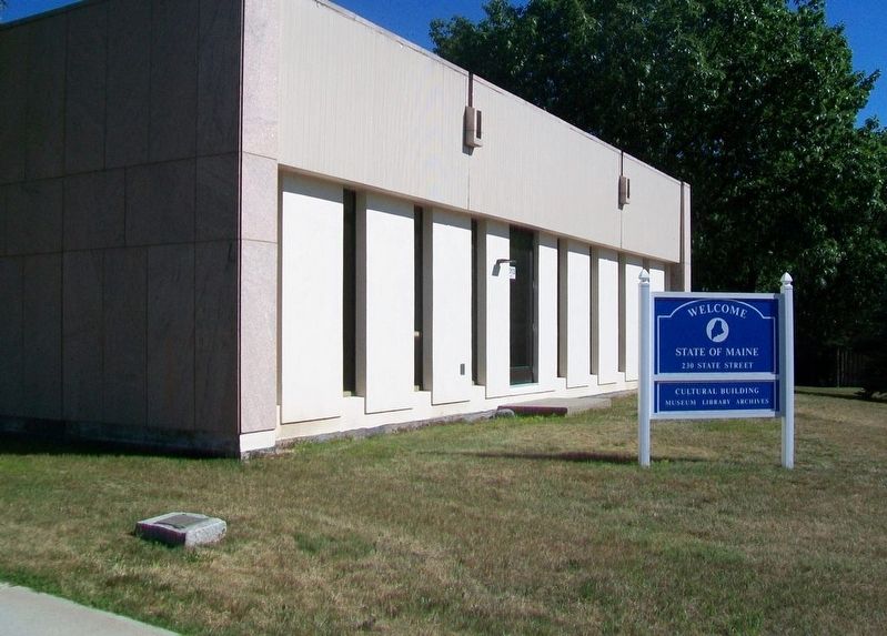NAS Brunswick Tribute to State of Maine, a War Memorial