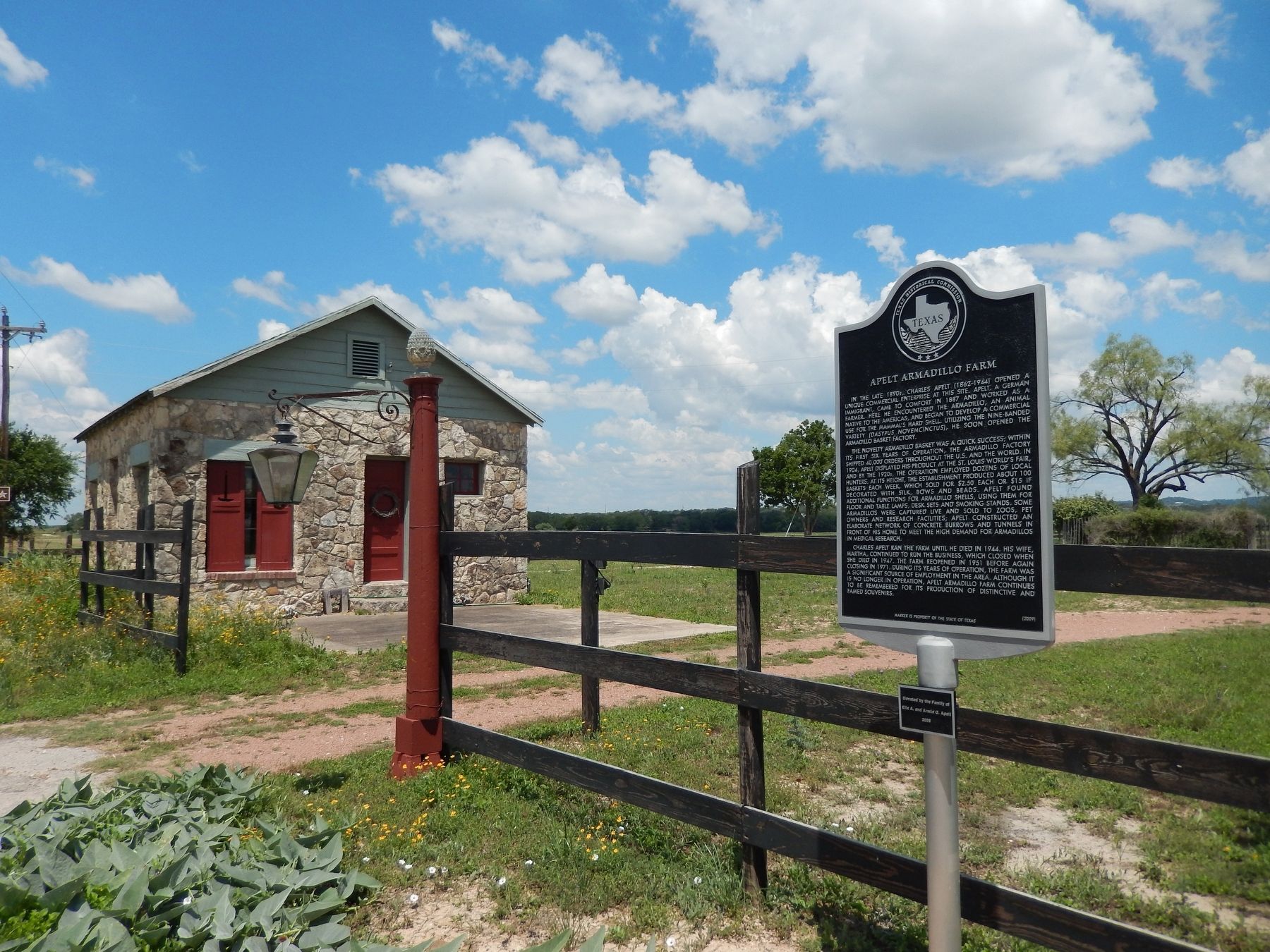 Apelt Armadillo Farm Historical Marker