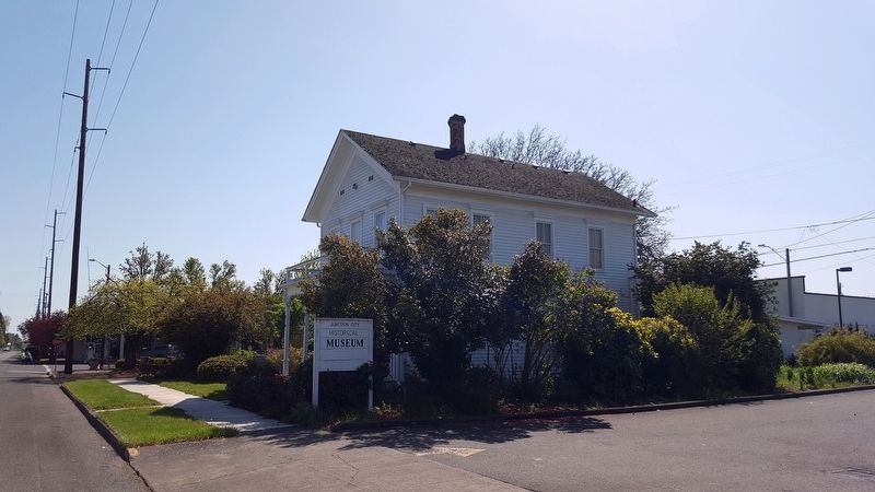 Lee House Historical Marker
