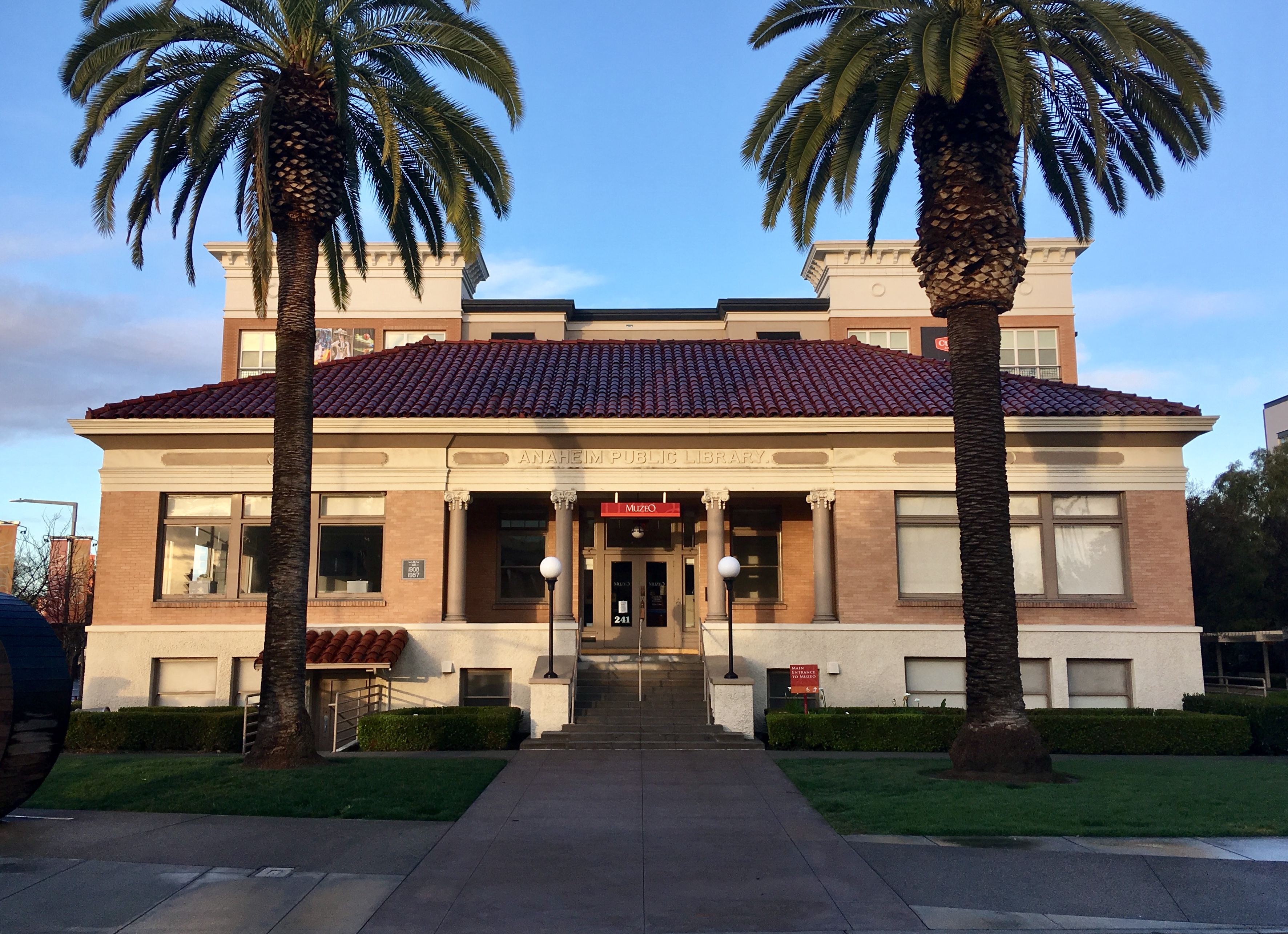 Photo: Old Anaheim Library