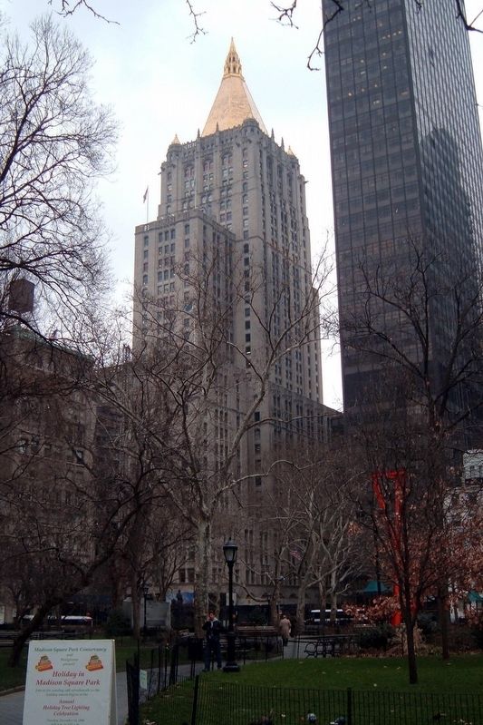The New York Life Building Historical Marker