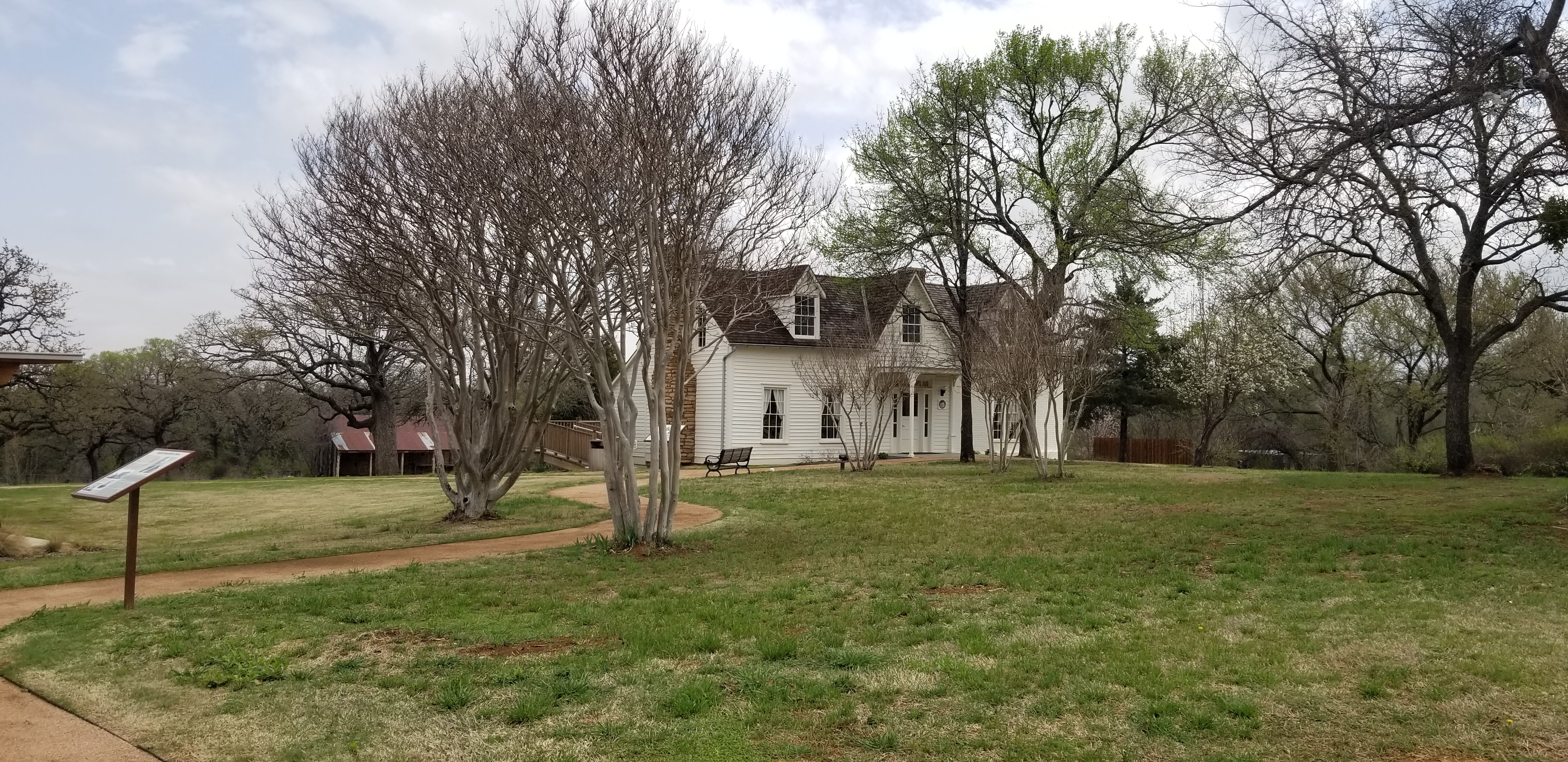 Photo: The view of the Ralph Sandiford Man Marker and Man House