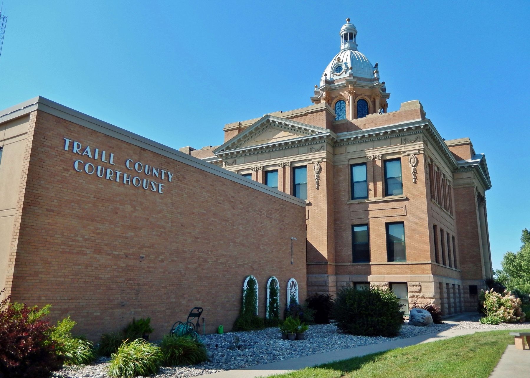 Traill County Courthouse Historical Marker