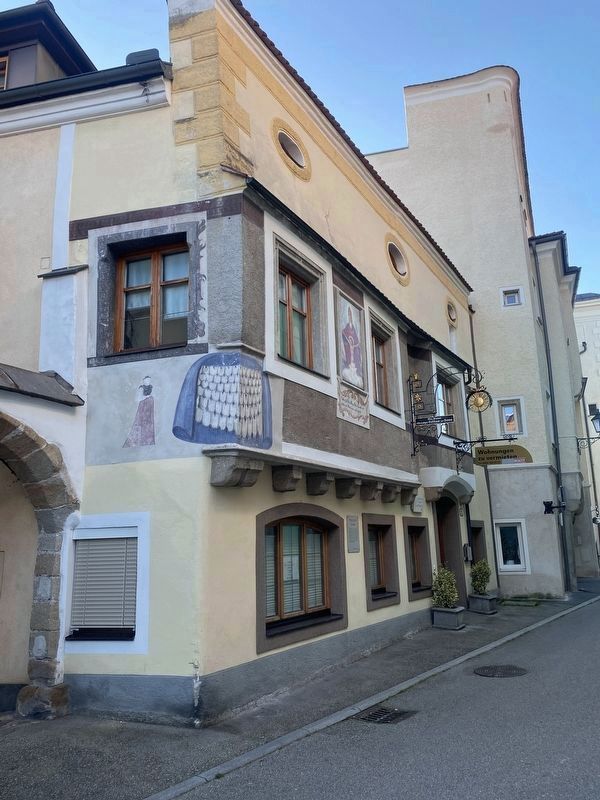 Das Gasthaus „Zur Sonne“ / The Inn „At the Sun“ Historical Marker