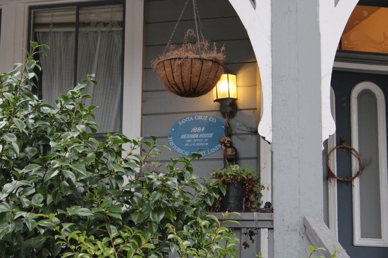 Hexagon House Historical Marker