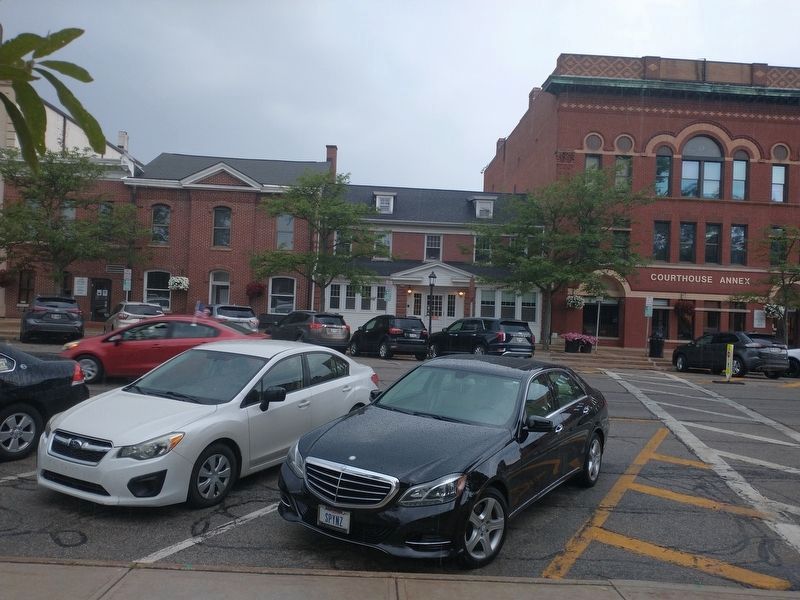Chardon Business District / Geauga County Courthouse Historical Marker