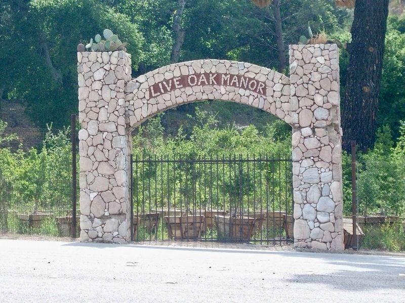 Live Oak Manor Rock Arch Historical Marker