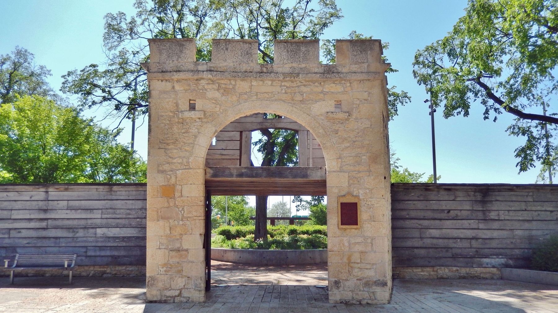 Upper Fort Garry Gateway / Porte d'entrée d'Upper Fort Garry Historical ...