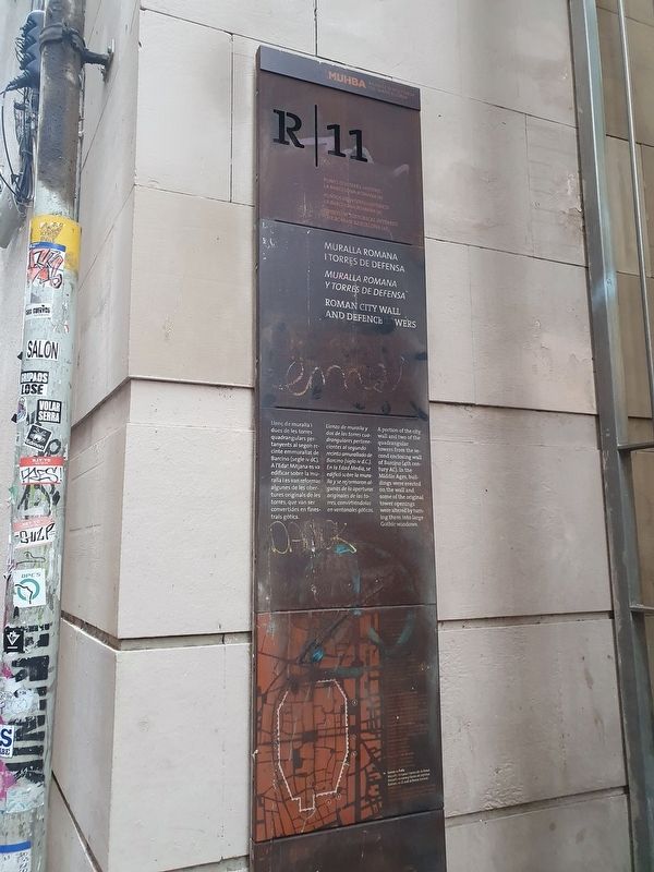 Roman Wall and Defence Towers: Carrer la Palla Historical Marker