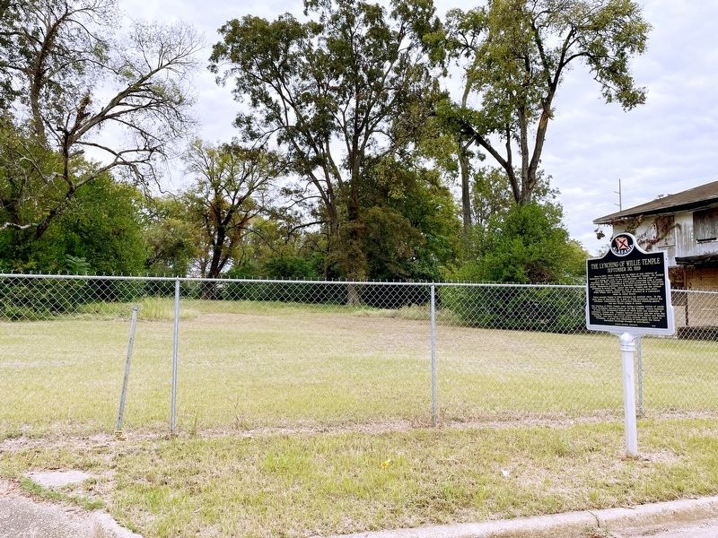 Hale Infirmary / The Lynching of Willie Temple Historical Marker