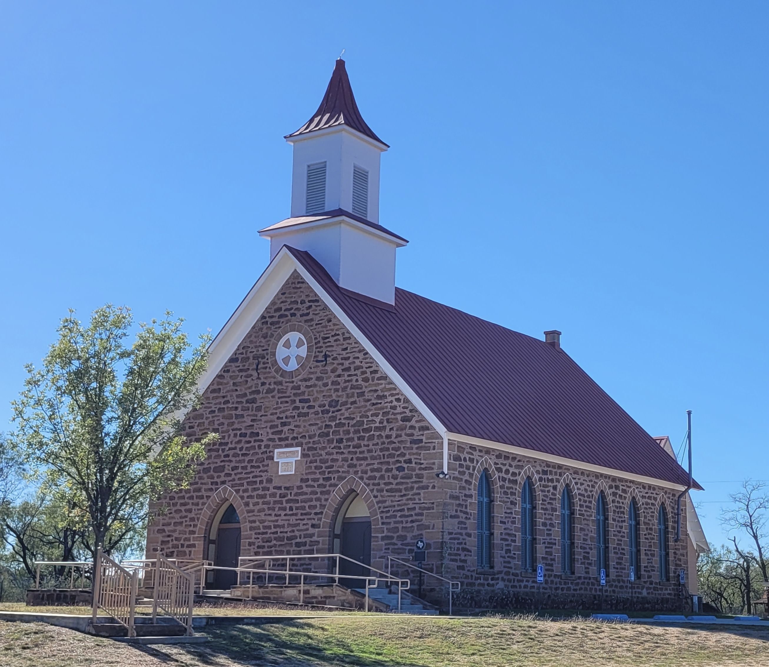Photo: The view of the Art Methodist Church from the parking lot