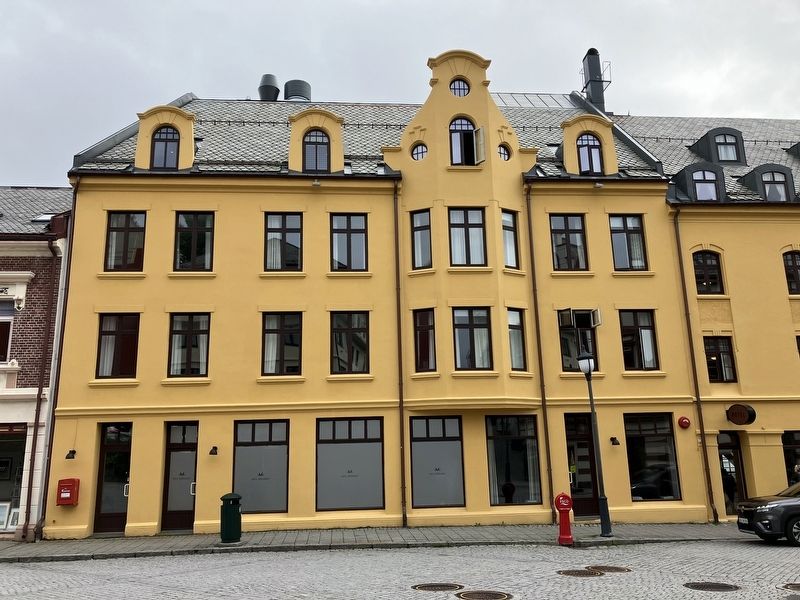 Aksel Holms plass Historical Marker