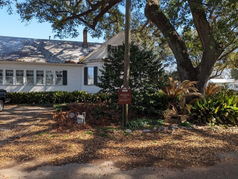 Captain James Capps / Phil Wartelle House Historical Marker