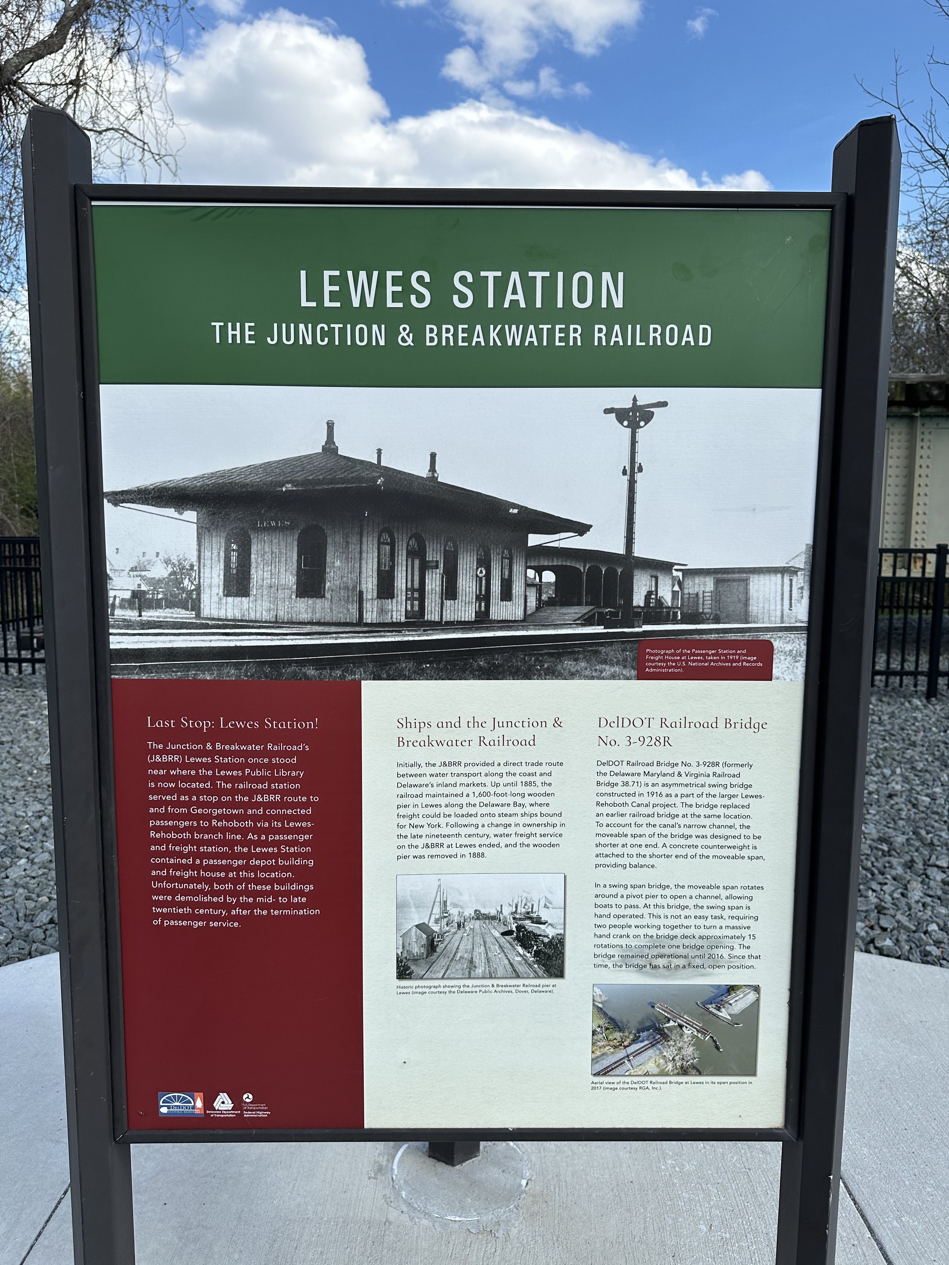 Photo: Lewes Station Marker