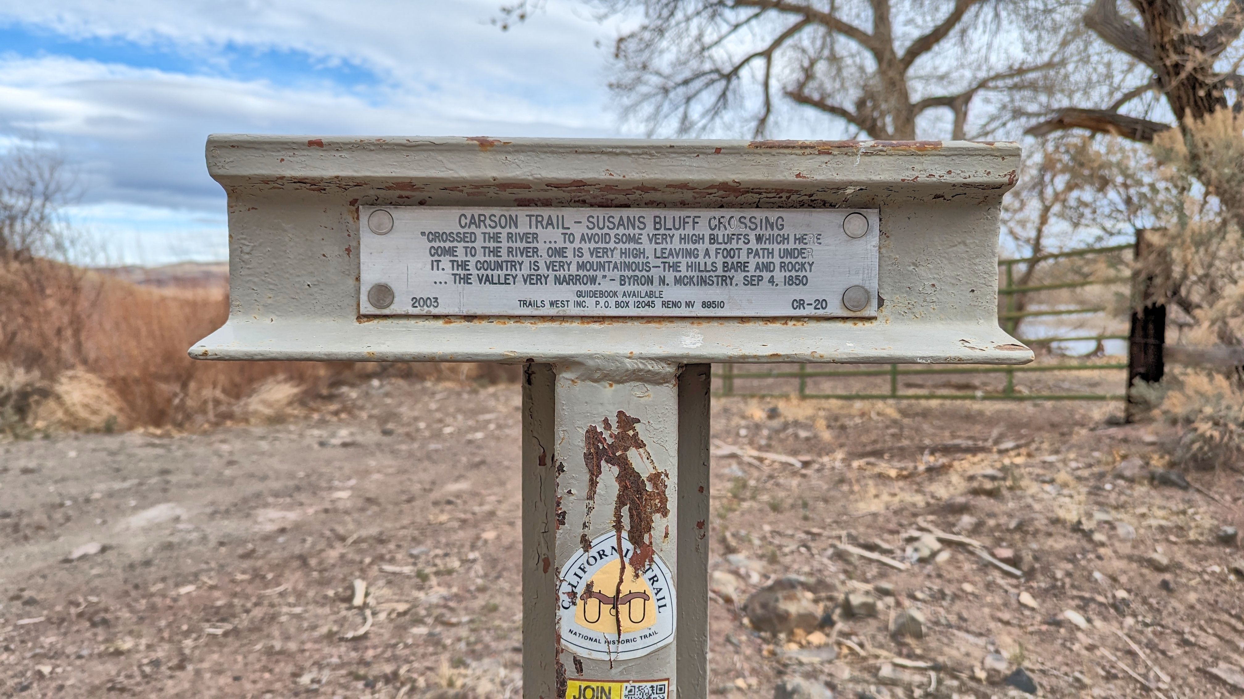 photo-carson-trail-susans-bluff-crossing-marker
