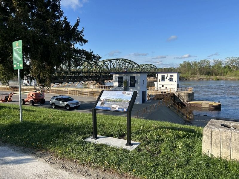 Erie Canal Lock 8 Historical Marker