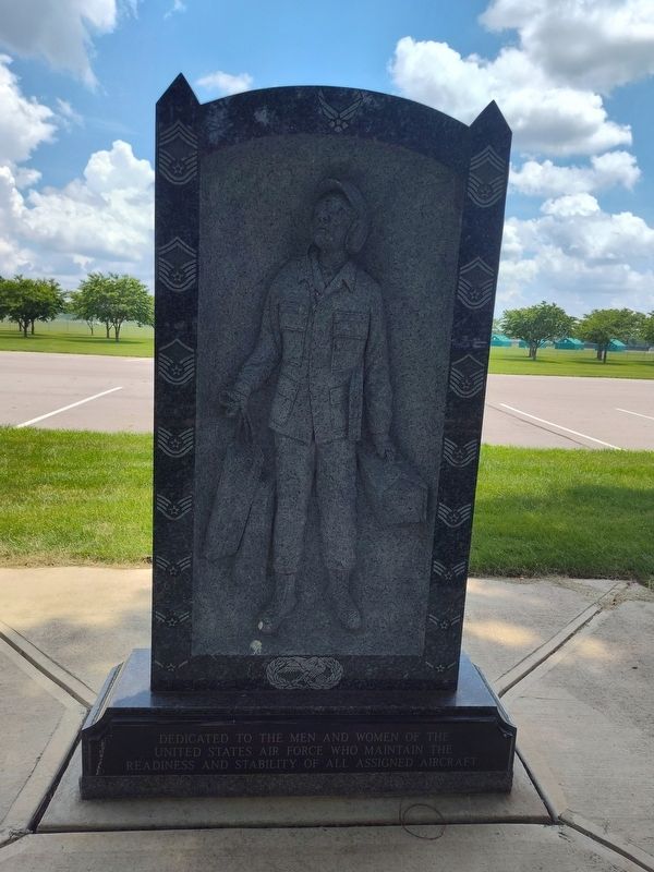 Aircraft Mechanic's Creed, a War Memorial